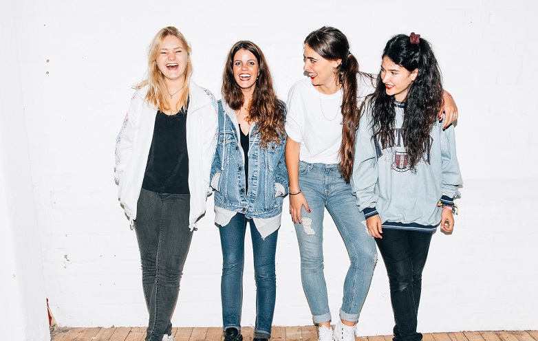 November-koncerter: II: Jamie & Kent står på Shell-tanken og freestyle ...