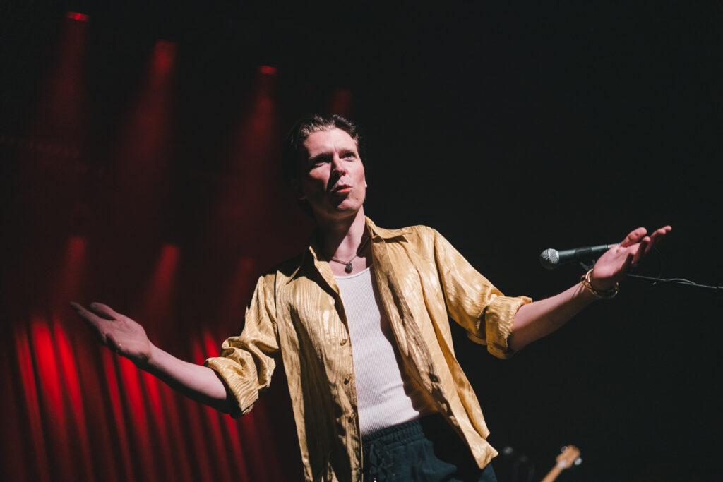 Alex Cameron, 21.10.19, Store Vega, København - Undertoner